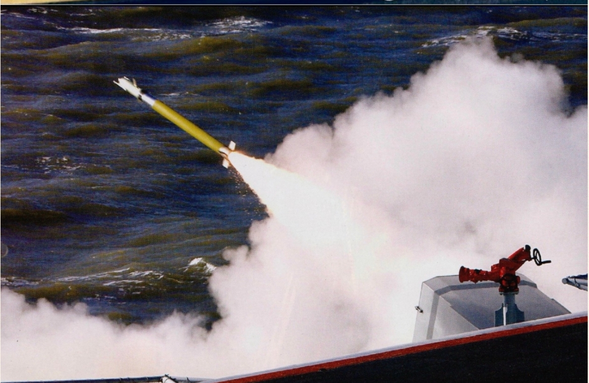 海军052D改进型导弹驱逐舰的红旗十近程反导导弹系统发射！ -6parkbbs.com