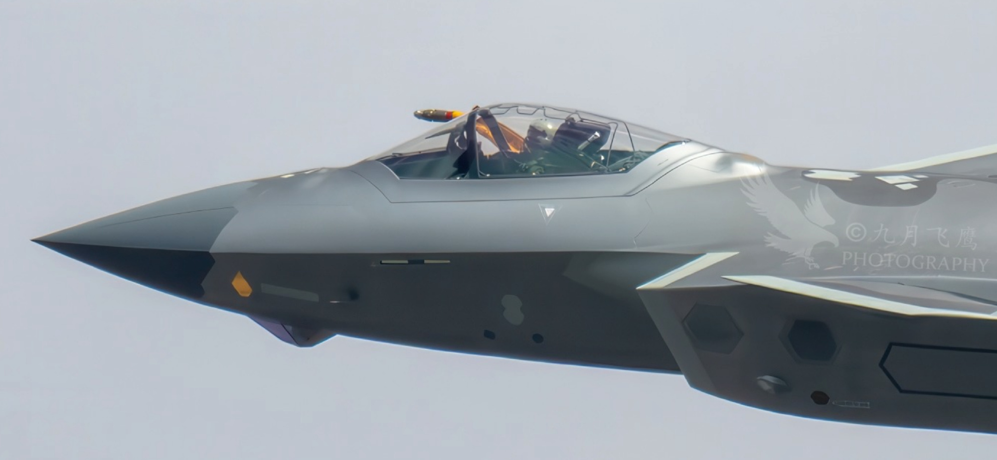 精彩特写：J20再次露出小JJ - 军事纵横